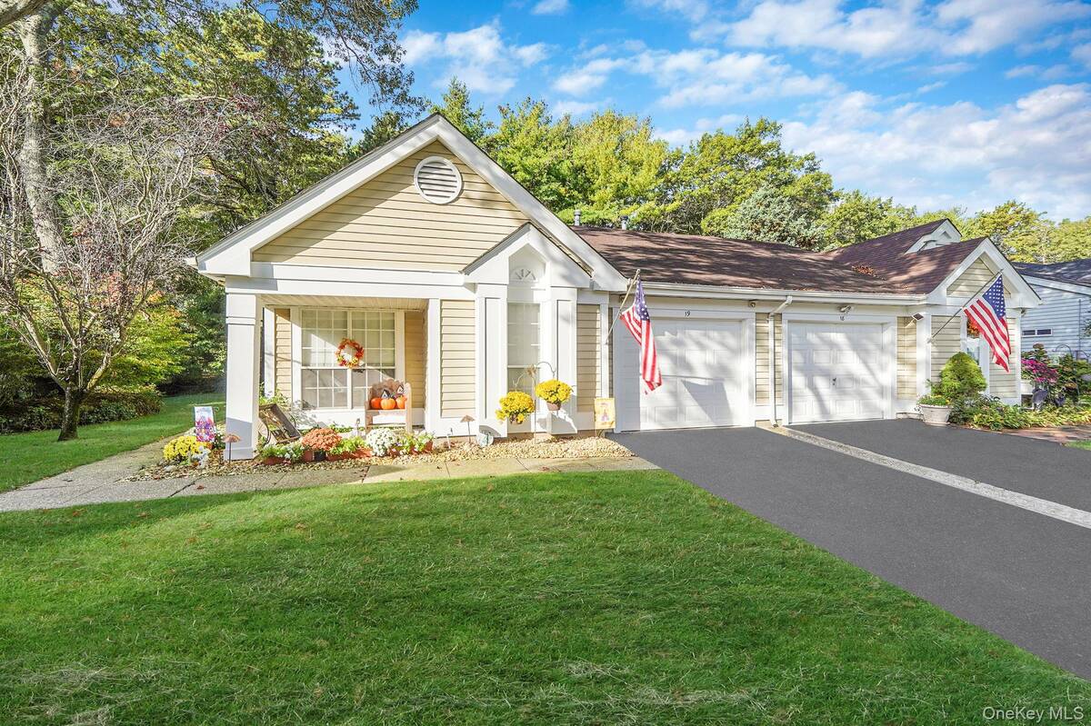 19 Villanova Court, Ridge, NY 11961 (Sold NYStateMLS Listing #11583232)