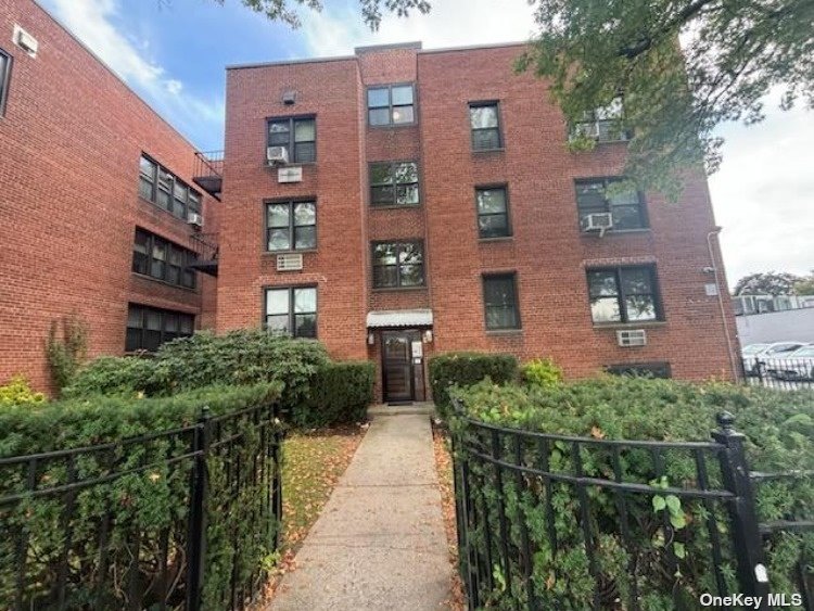 182-12 Horace Harding Expressway, #3L, Fresh Meadows, NY 11365 (Off ...