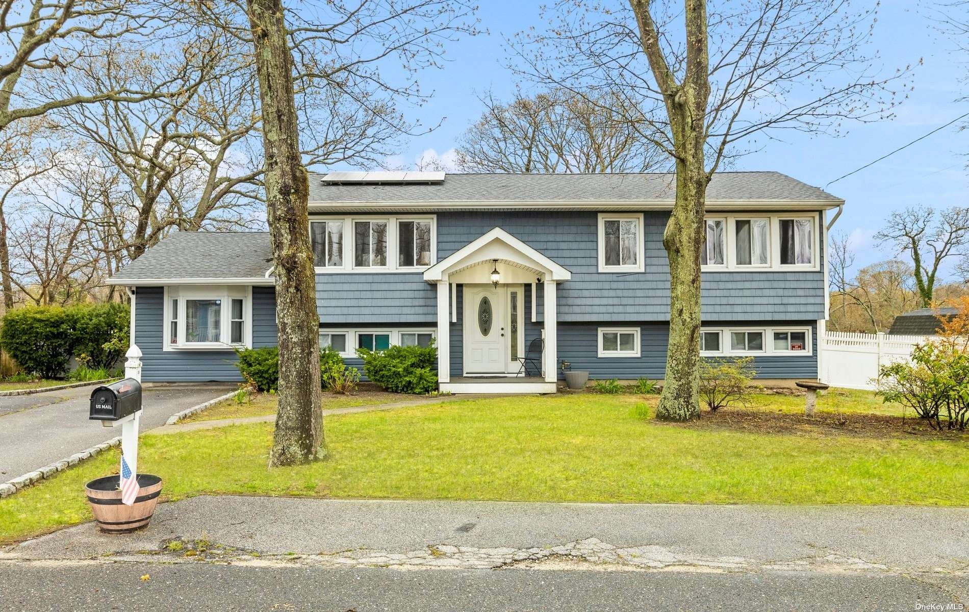 Suffolk County Lake Grove New York (NY) — Real Estate Listings By City