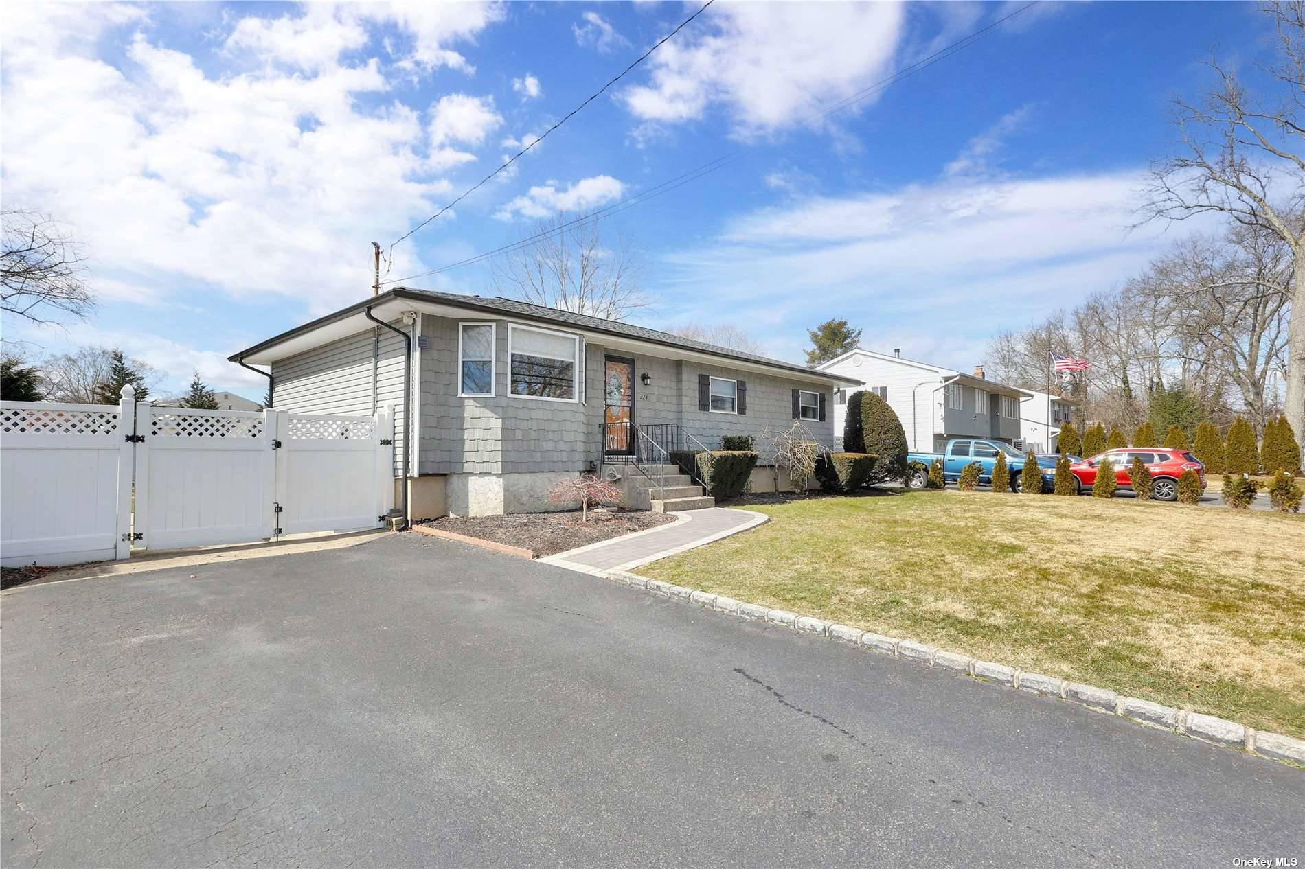 224 Smith Avenue, Holbrook, NY 11741 (For Sale NYStateMLS Listing ...